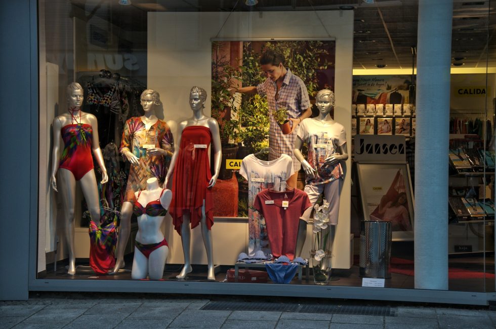 Shop Window Design Points to Consider - BDH Tullford